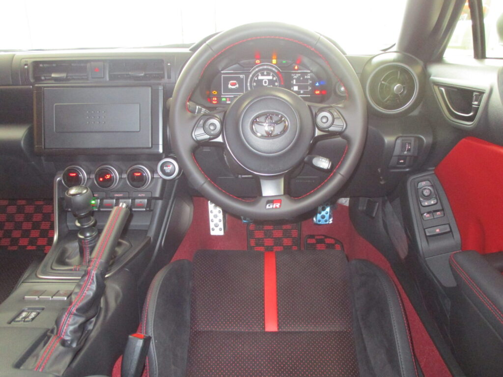 【GR86】買うなら「SZ」「RZ」どっちがおすすめグレード？SZとRZを徹底比較！納期・納車情報