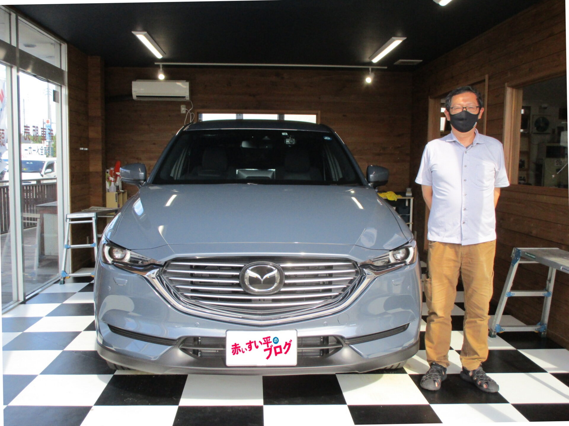 「オートカラーアォード」でグランプリを取った【ポリメタルグレーが似合うCX-8のグレード】は？